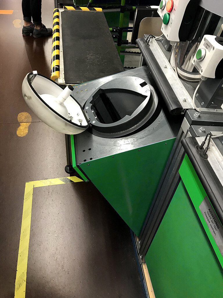 Rohrpost statt fahrerlosem Transportsystem in der Automobilindustrie